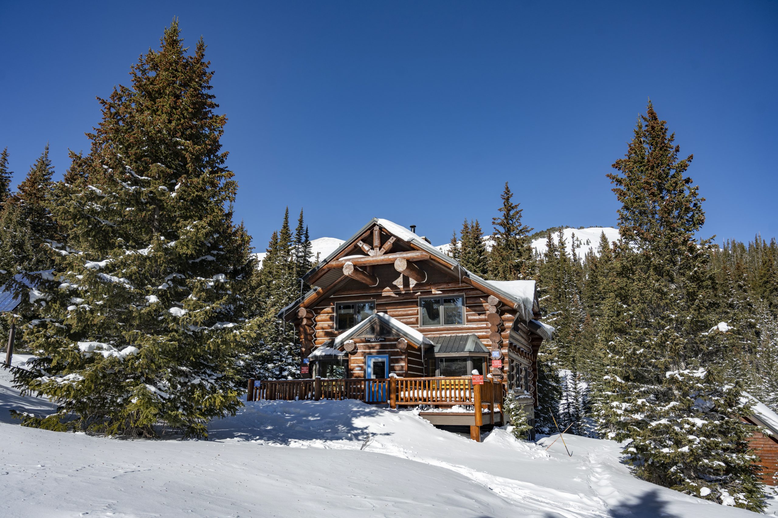 Summit Huts - King Willy Camping